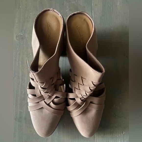 Universal Thread | Shoes | Universal Thread Mule Heels | Poshmark